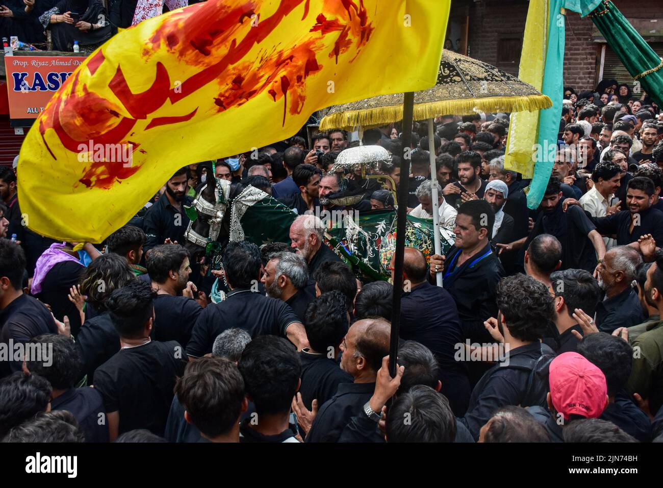 Srinagar, India. 09th Aug, 2022. Kashmiri Shiite Muslims perform ...