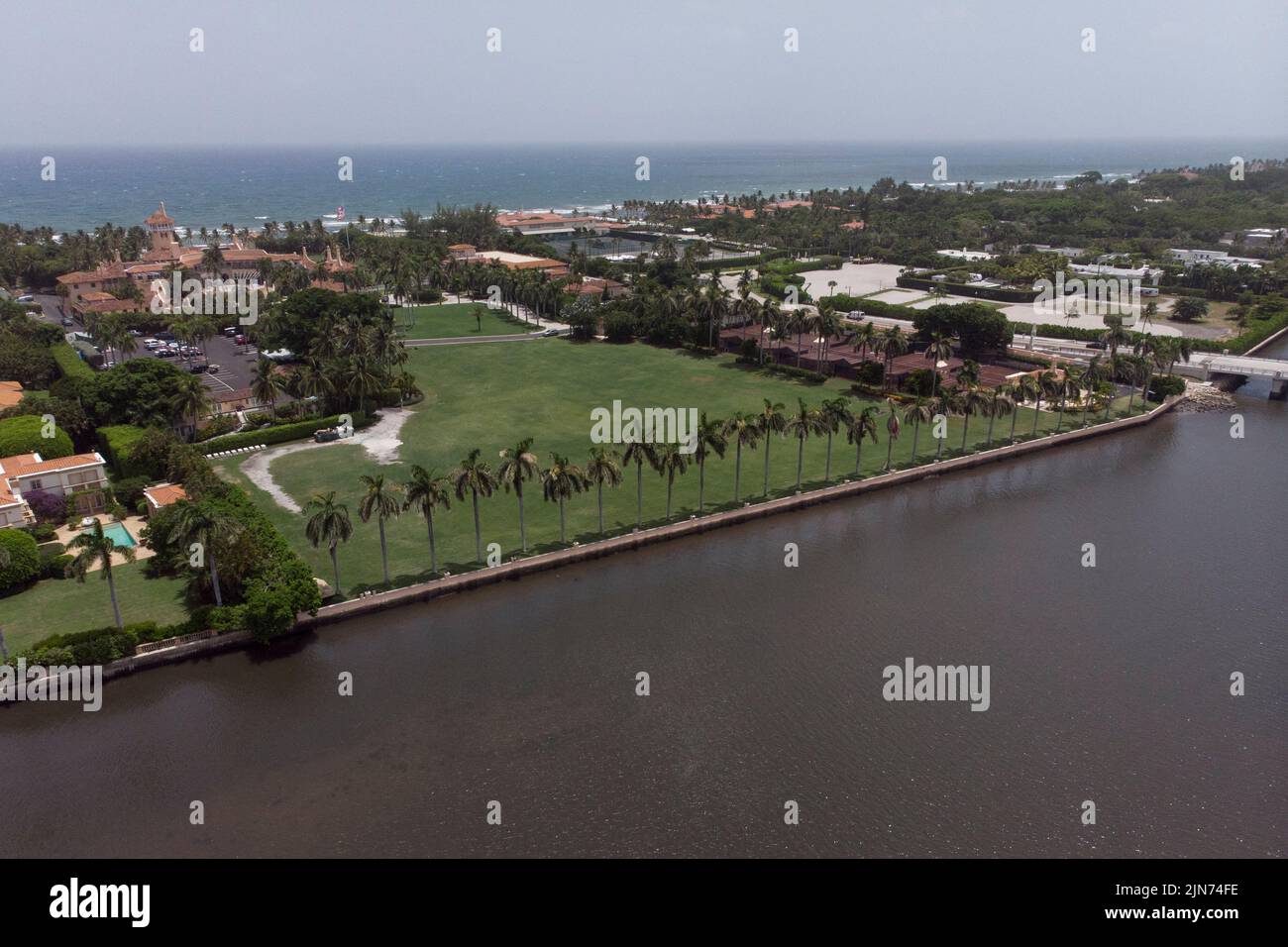 Mar a lago aerial hi-res stock photography and images - Alamy