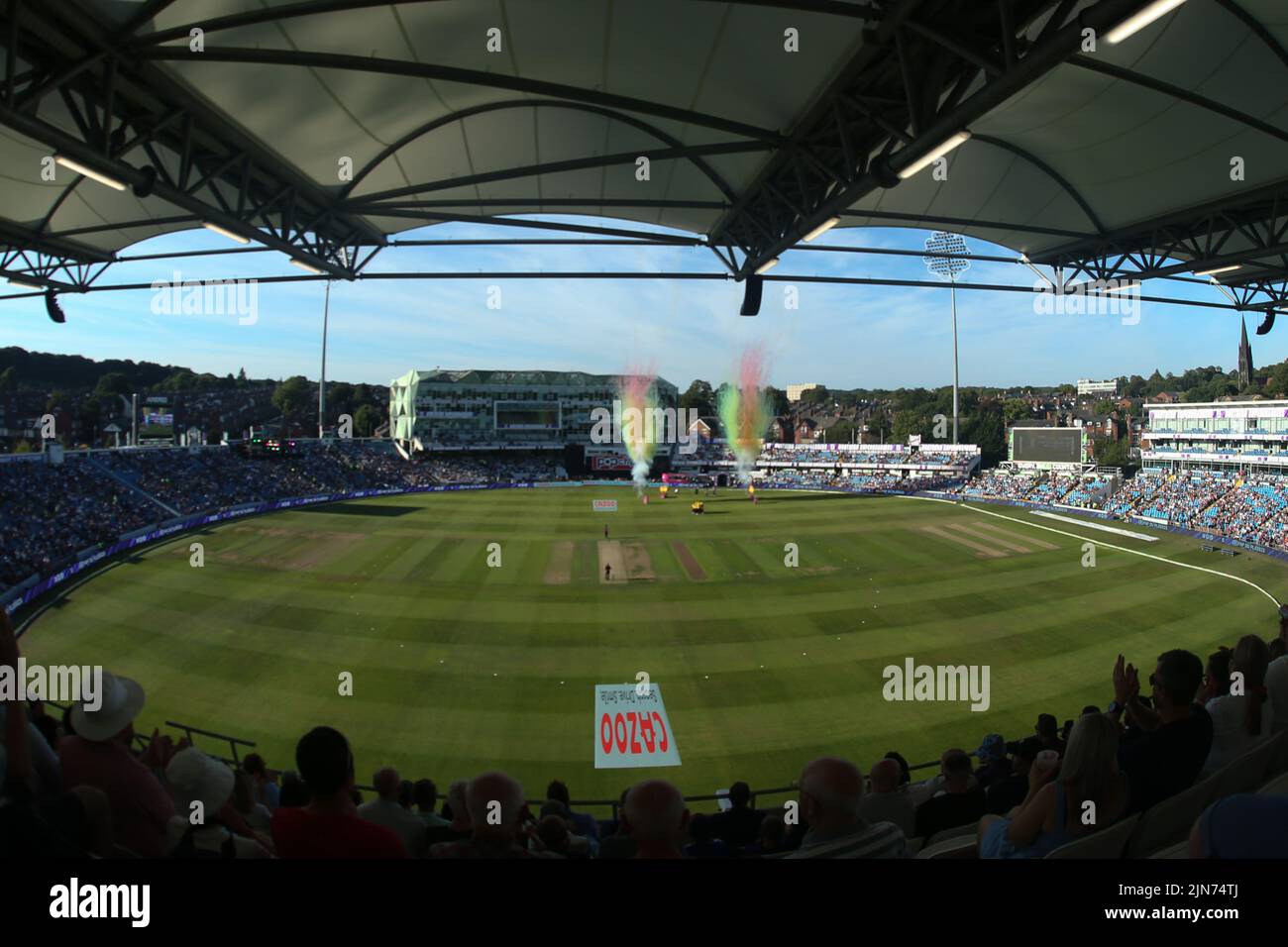 Headingley cricket ground general hi-res stock photography and images ...