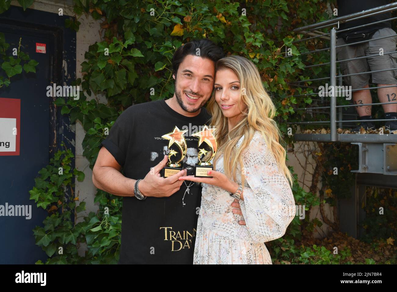 Cologne, Germany. 08th Aug, 2022. Actors Alexander Milo and Isabel ...