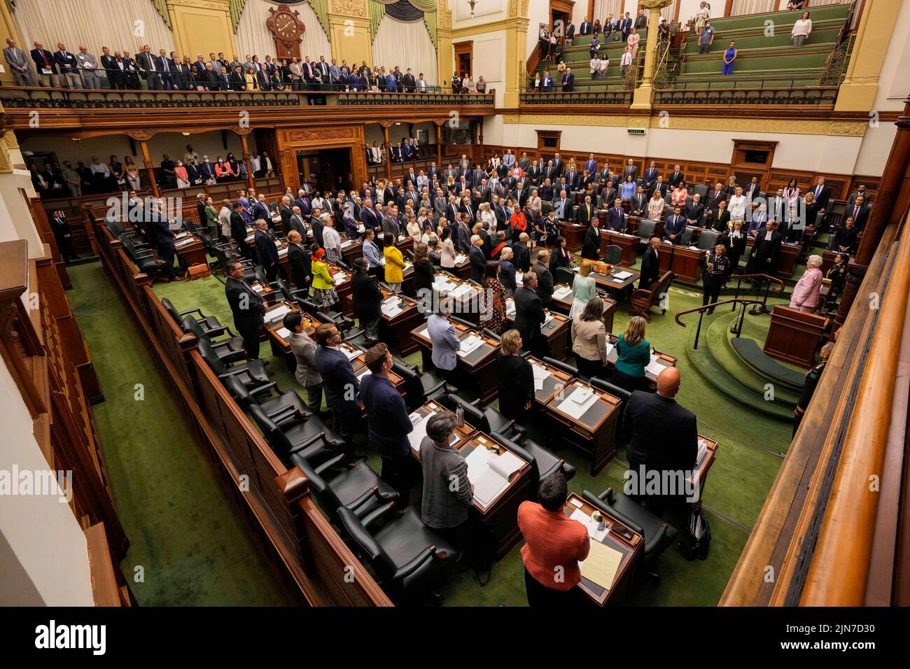 Ontario Lt.-Gov. Elizabeth Dowdeswell delivers her Speech from the ...