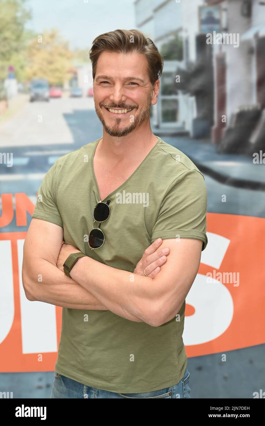 Cologne, Germany. 08th Aug, 2022. Actor Jan Ammann poses at the big fan meeting and award ...