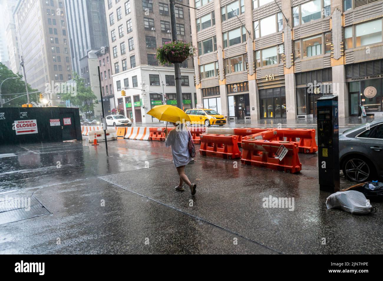 Humidity uncomfortable people hi-res stock photography and images - Alamy