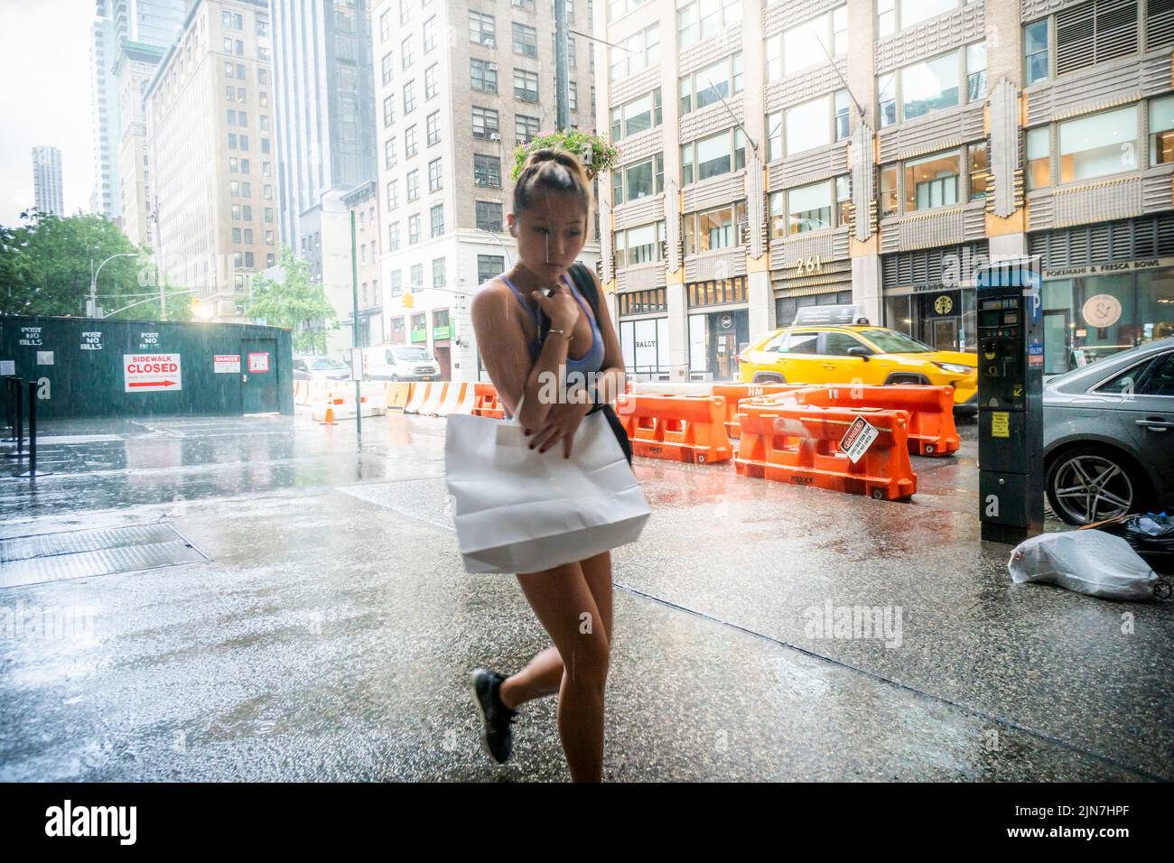 Humidity uncomfortable people hi-res stock photography and images - Alamy