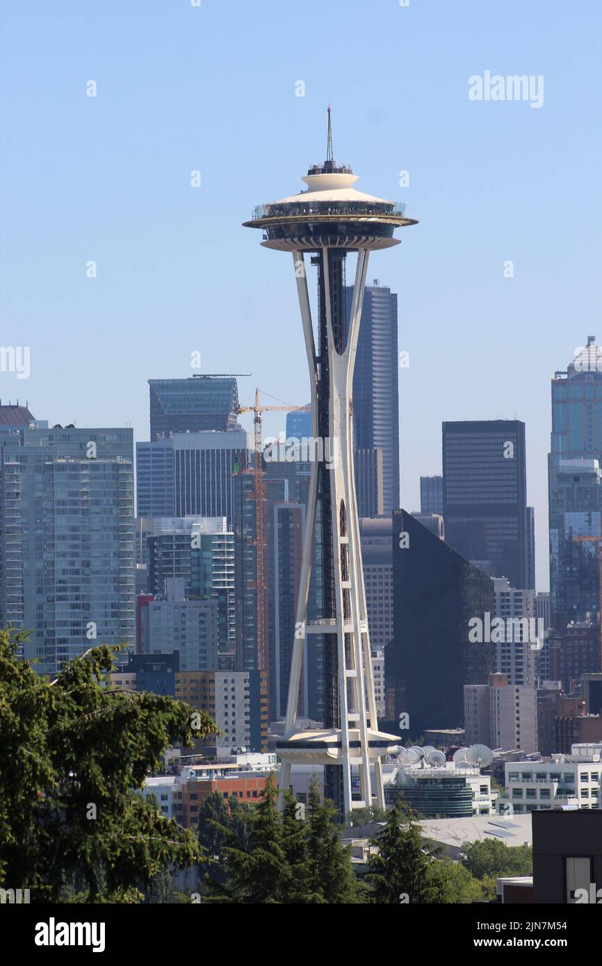 Seattle mount rainier space needle hi-res stock photography and images ...