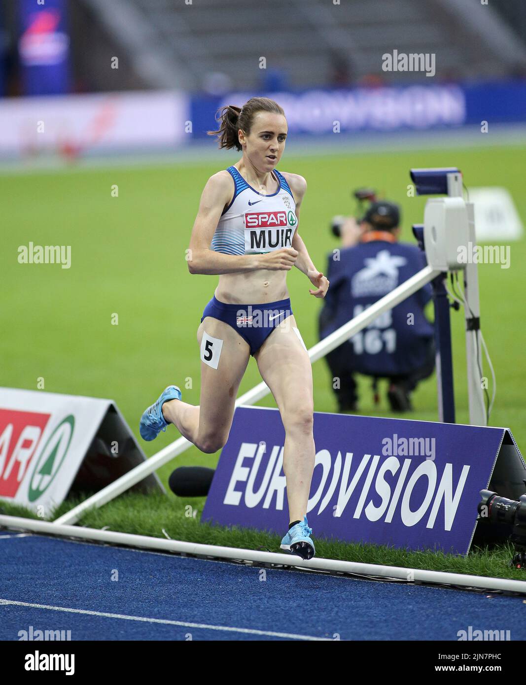 Laura Muir winning the 1500 meters at the European Athletics ...