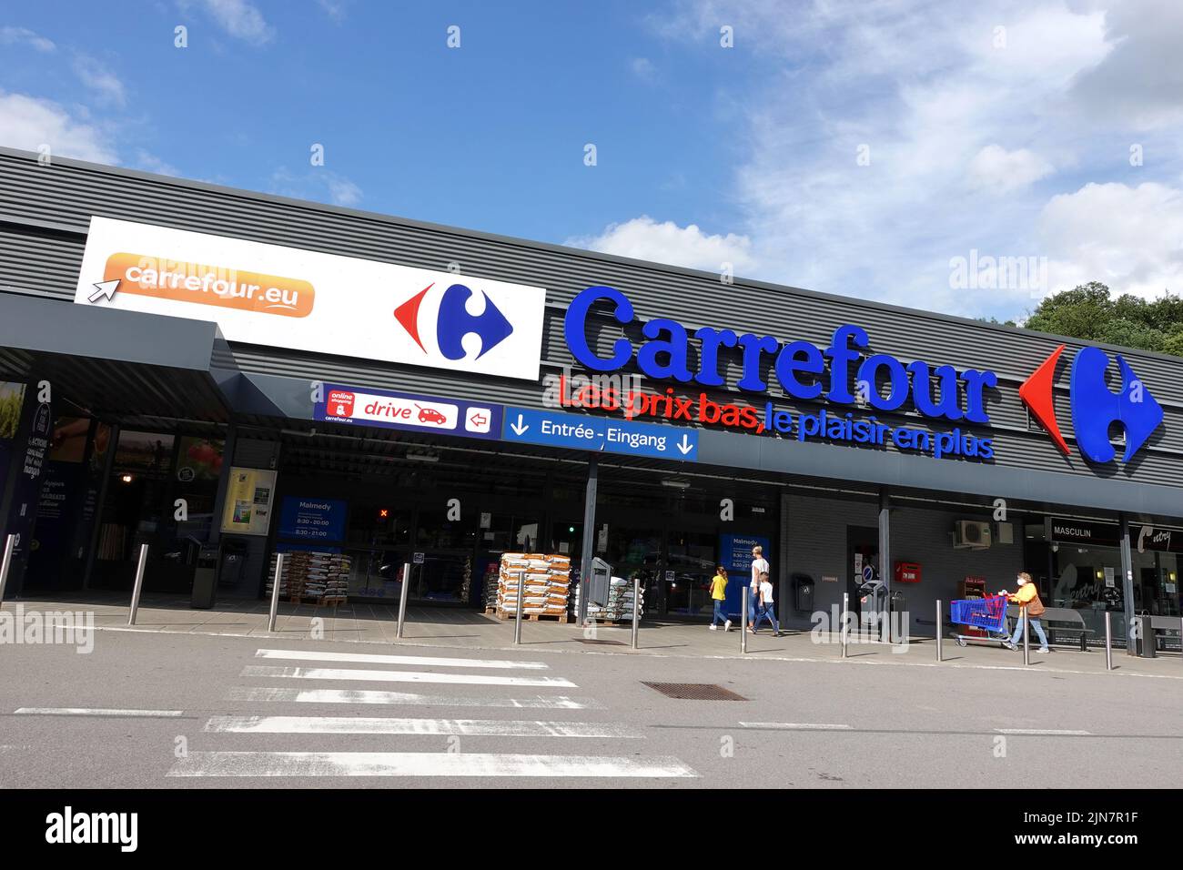 Storefront of a Carrefour Hypermarket Stock Photo - Alamy
