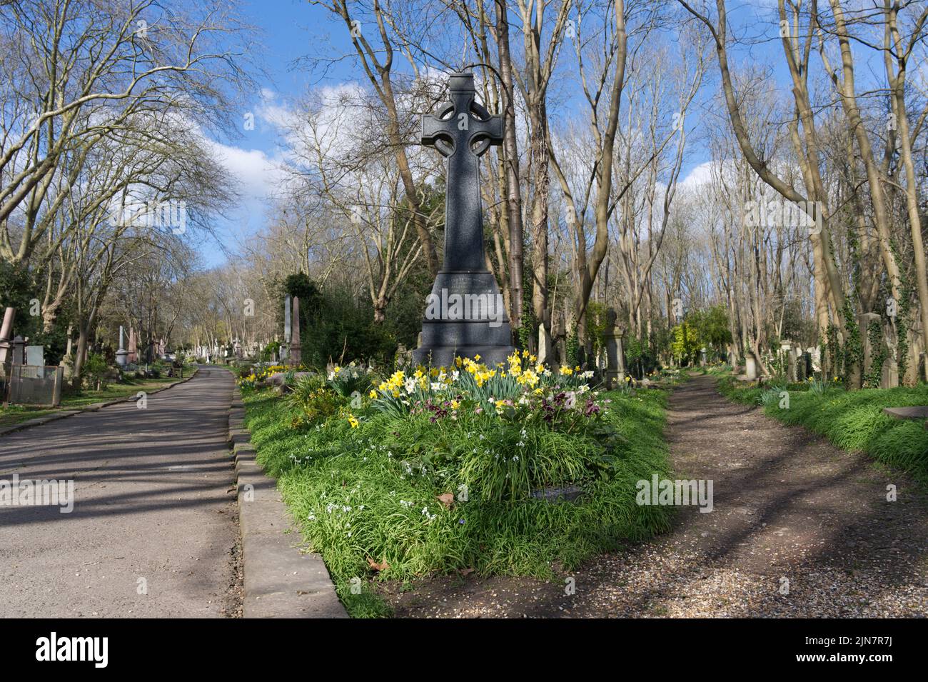 Highgate cemetery - London Stock Photo - Alamy