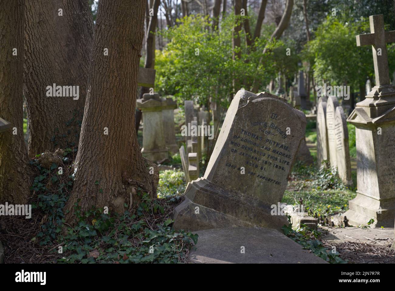 Highgate cemetery - London Stock Photo - Alamy