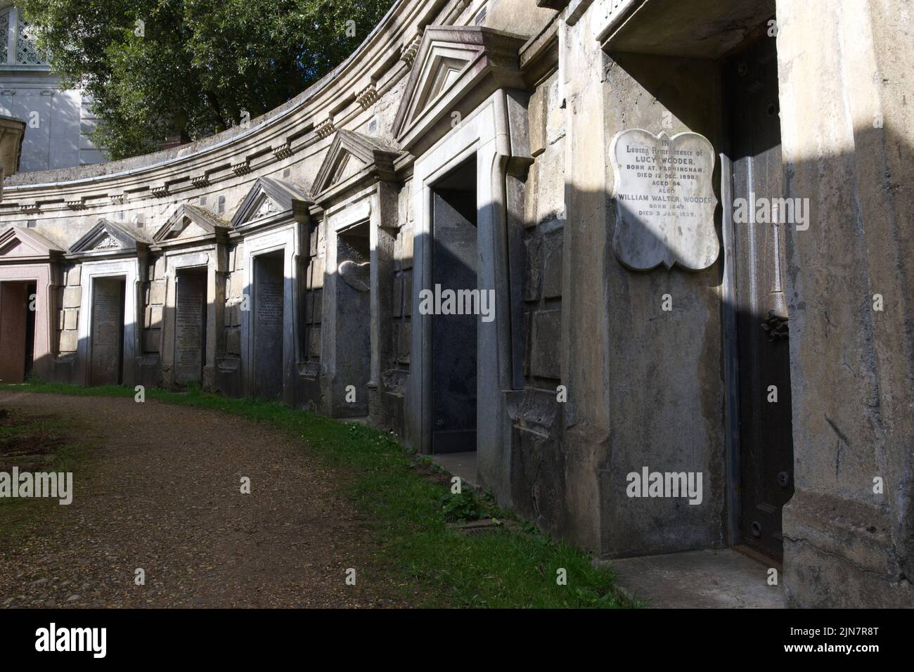 Highgate cemetery - London Stock Photo - Alamy