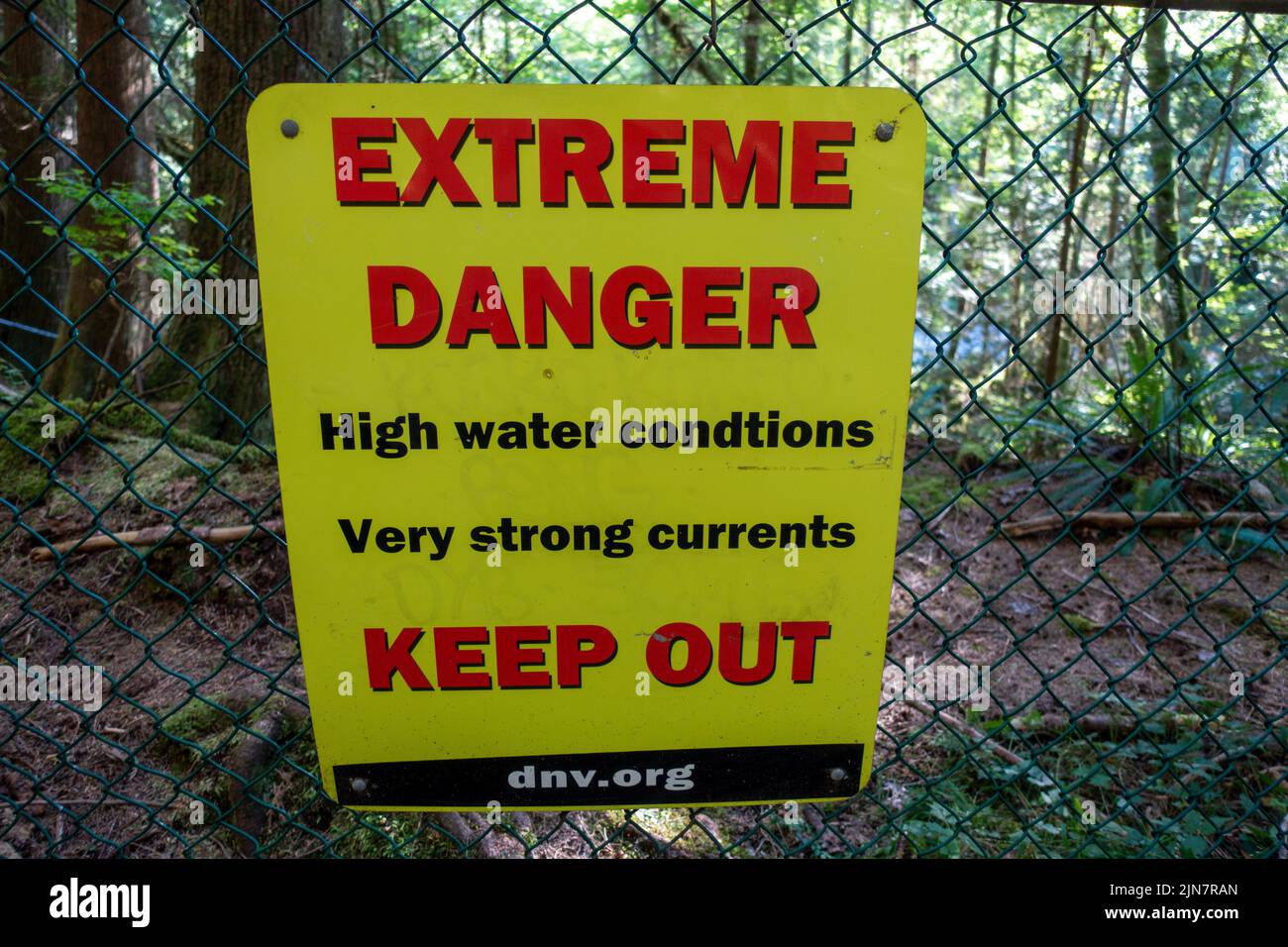 Warning sign in lynn canyon park hi-res stock photography and images ...