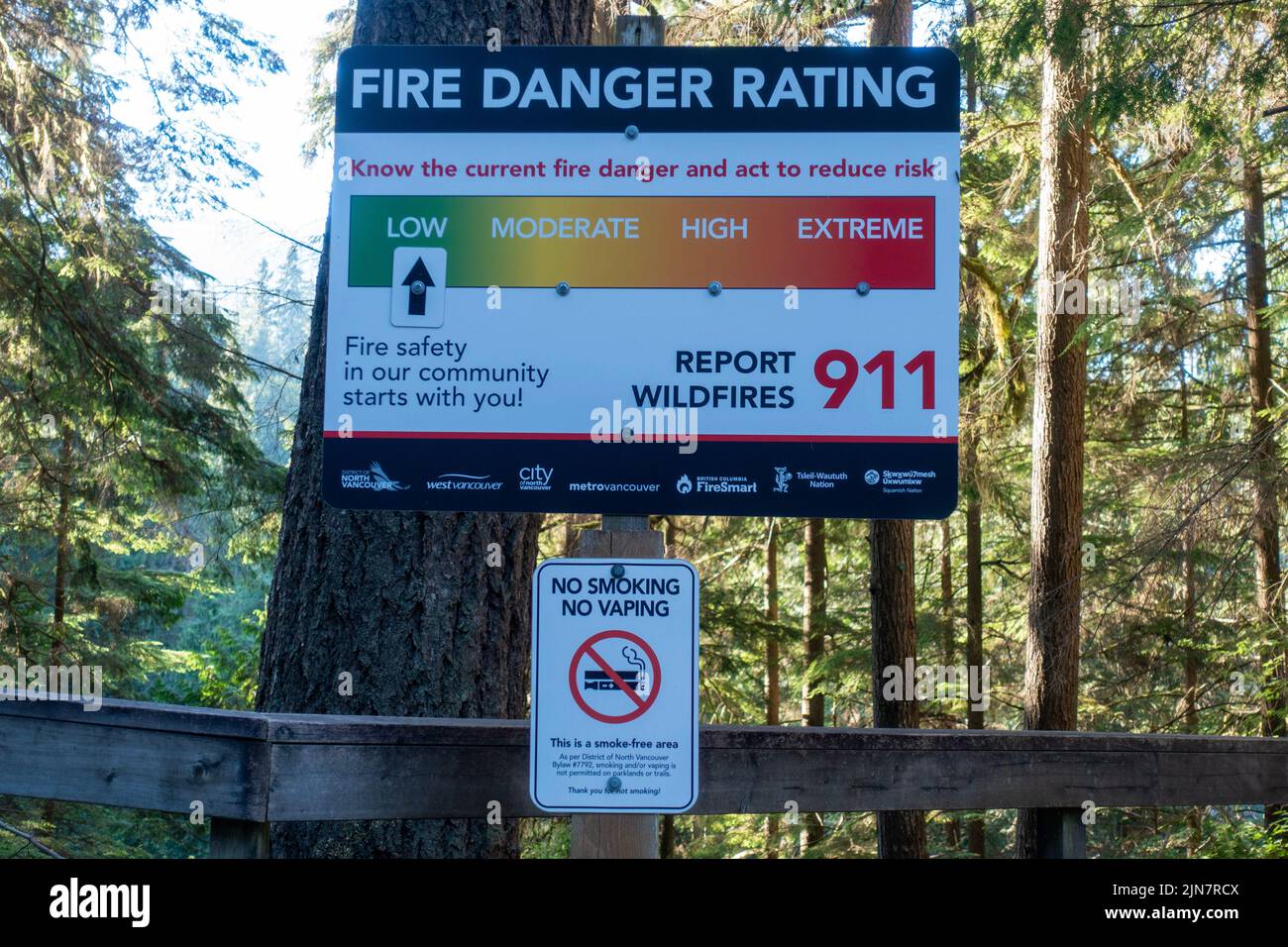 Lynn valley canyon park fire warning sign hi-res stock photography and ...
