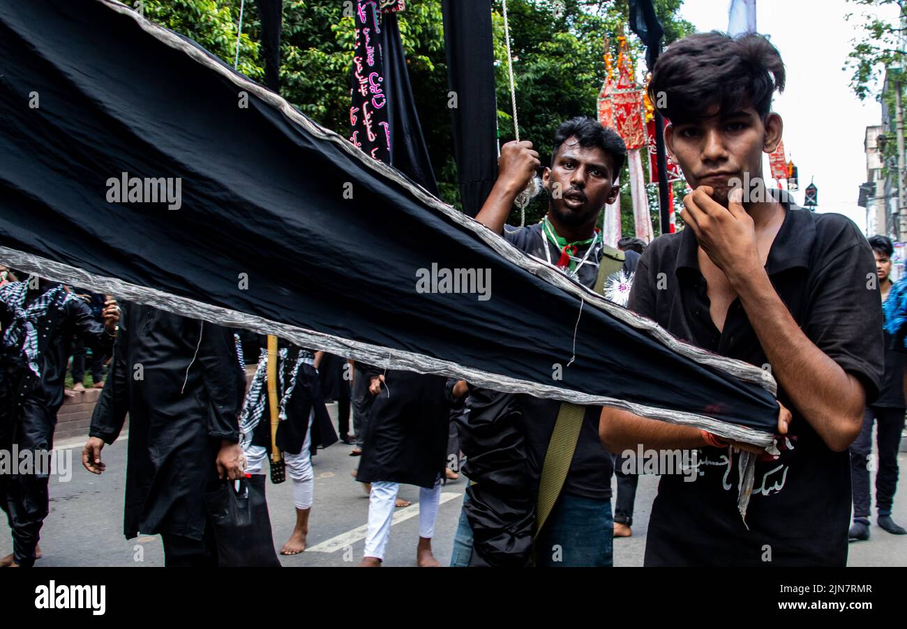 Bangladesh. 09th Aug, 2022. Bangladeshi Shia Muslims march and carry ...