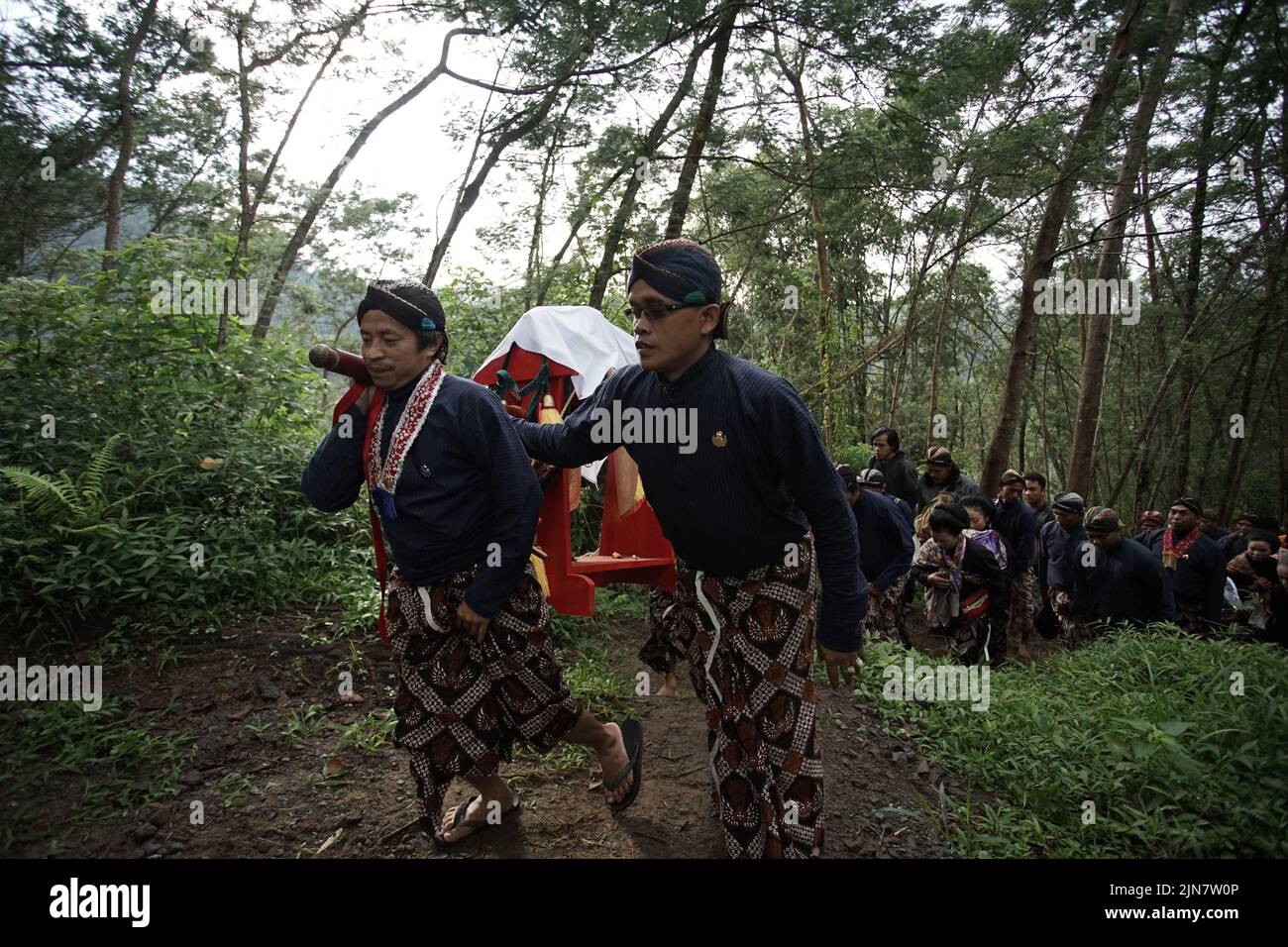 Indigenous ritual nature hi-res stock photography and images - Alamy