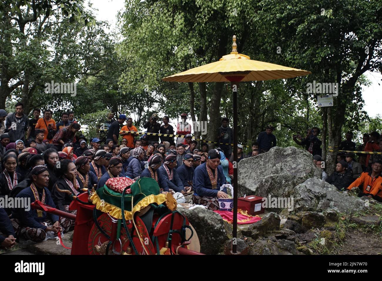 Indigenous ritual nature hi-res stock photography and images - Alamy