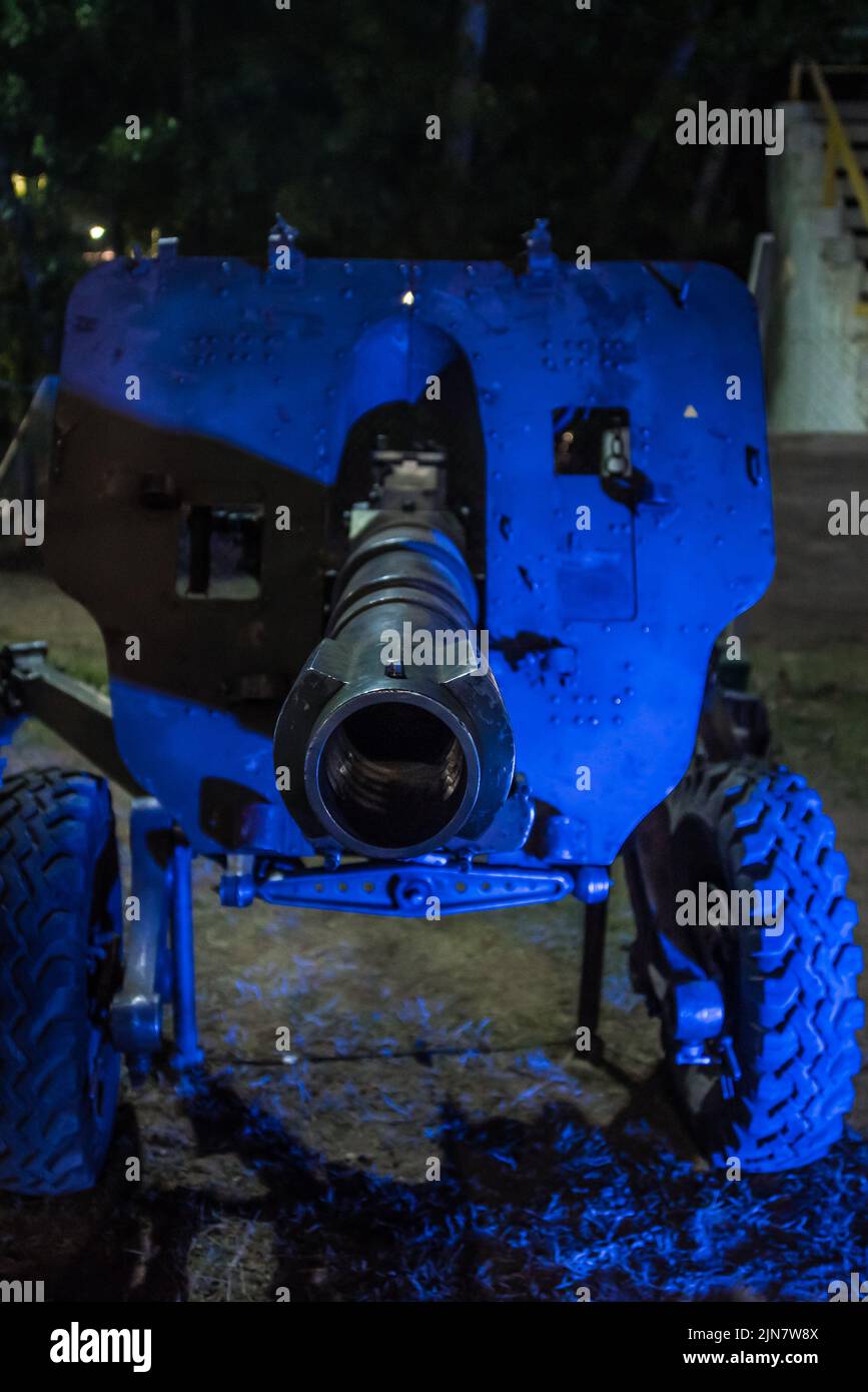 Howitzer gun hi-res stock photography and images - Alamy