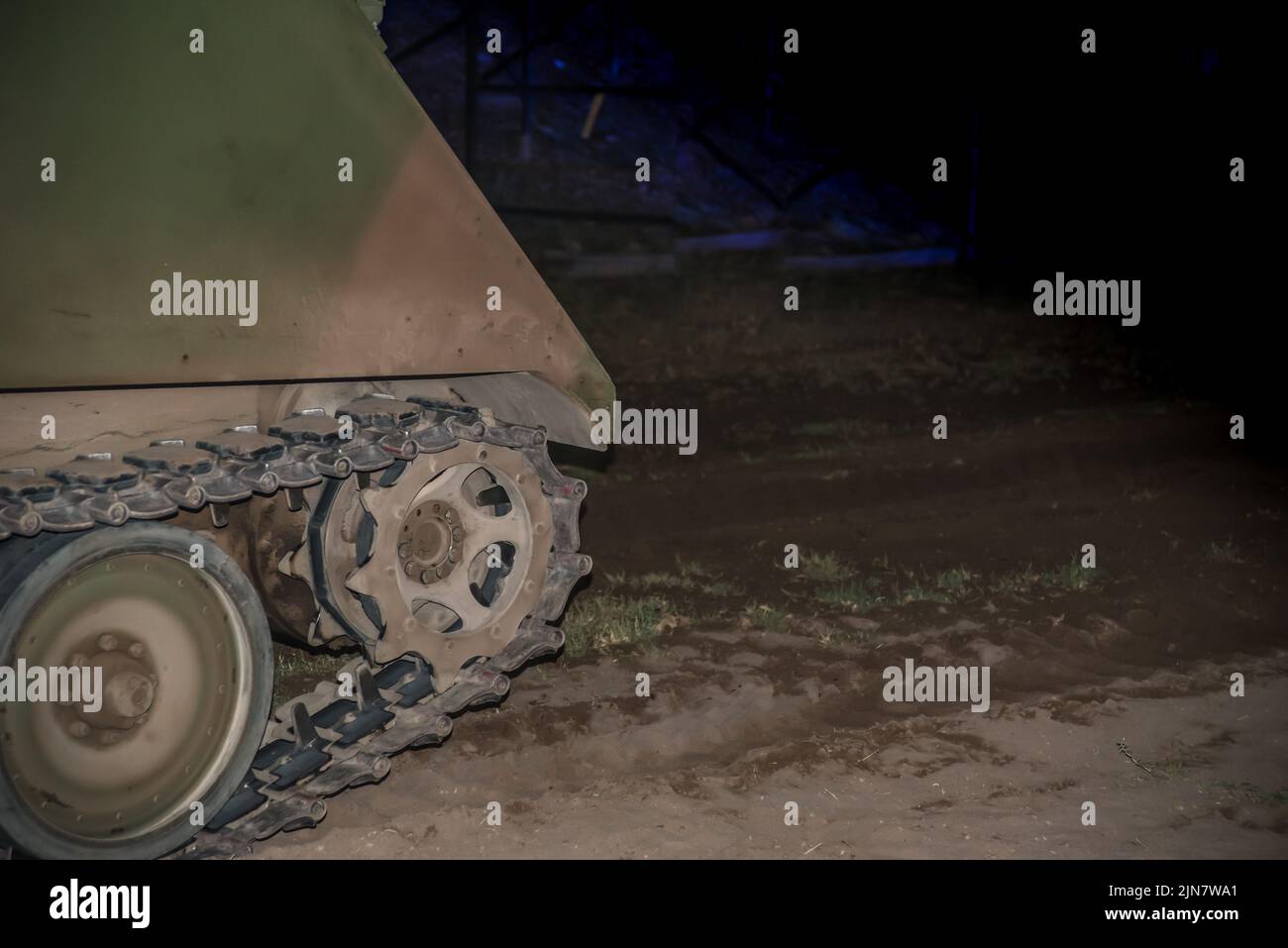 The wheels and chain of a military tank Stock Photo - Alamy