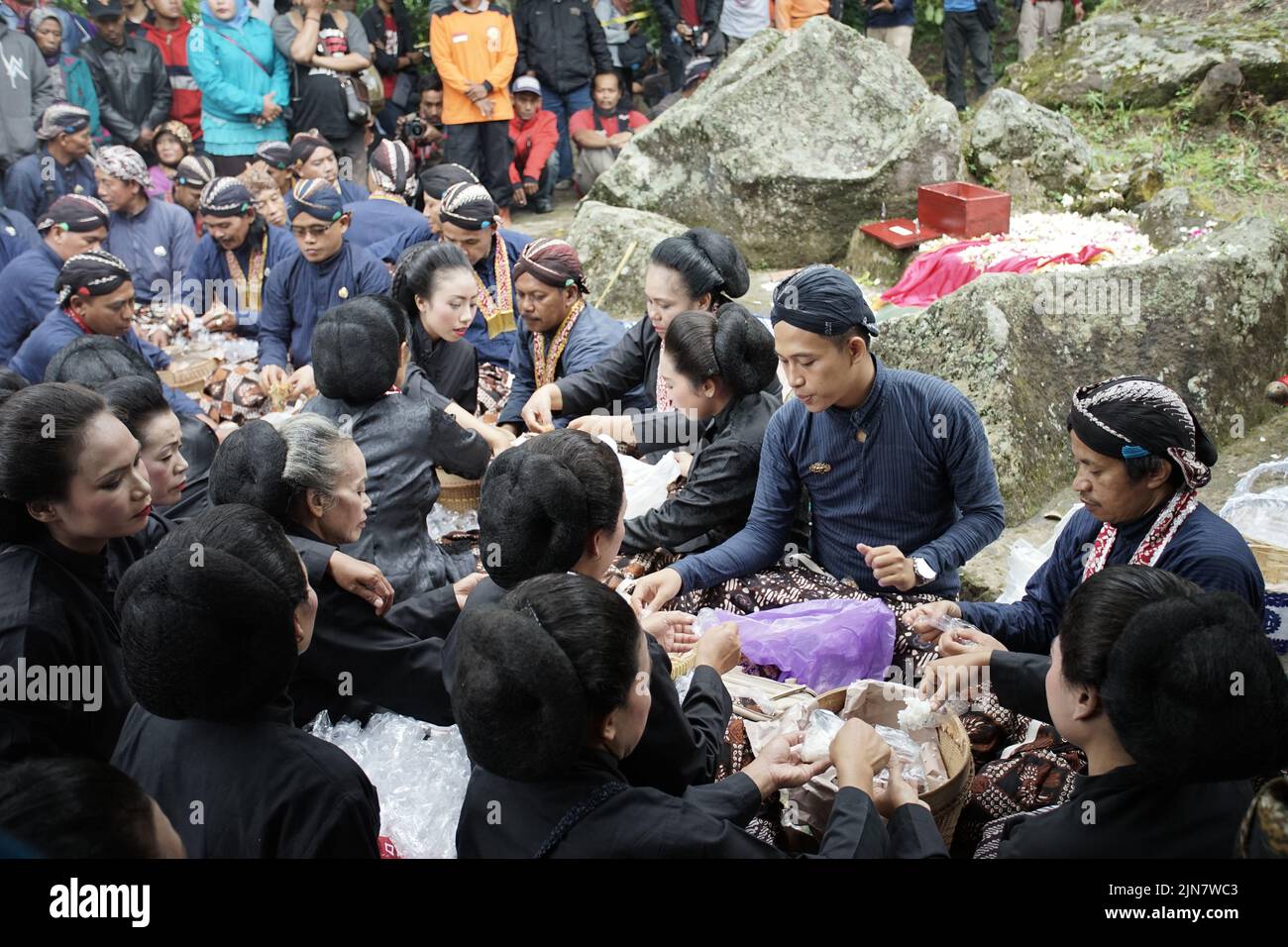 Indigenous ritual nature hi-res stock photography and images - Alamy