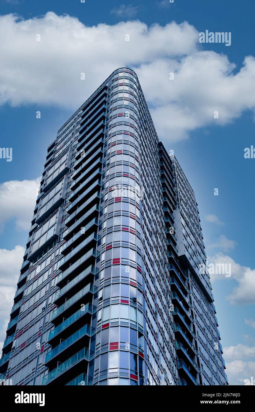 Modern Office Tower in Vancouver Stock Photo - Alamy