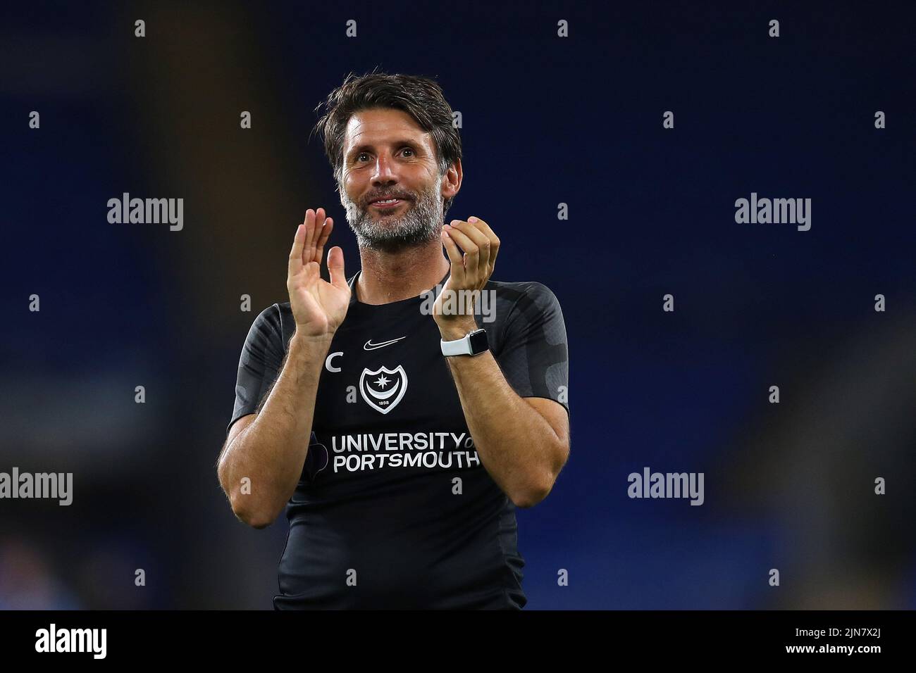 Portsmouth fc danny cowley hi-res stock photography and images - Alamy