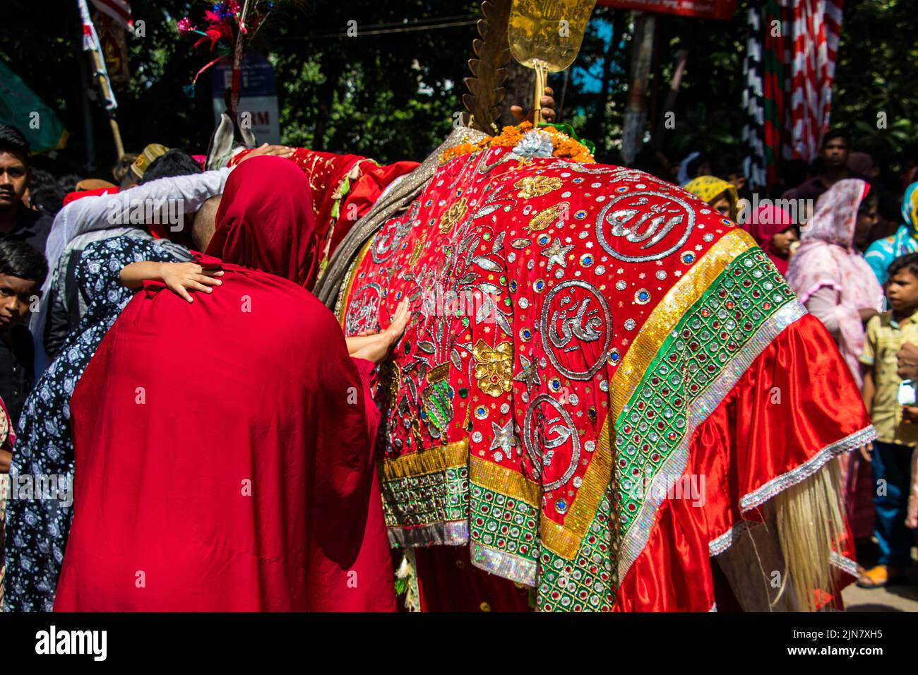 Bangladesh. 9th Aug, 2022. Bangladeshi Shia Muslims march and carry the ...