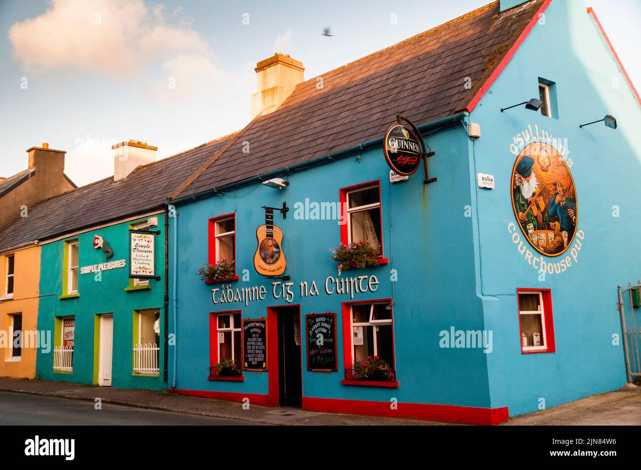 Courthouse Pub in Dingle, Ireland Stock Photo - Alamy
