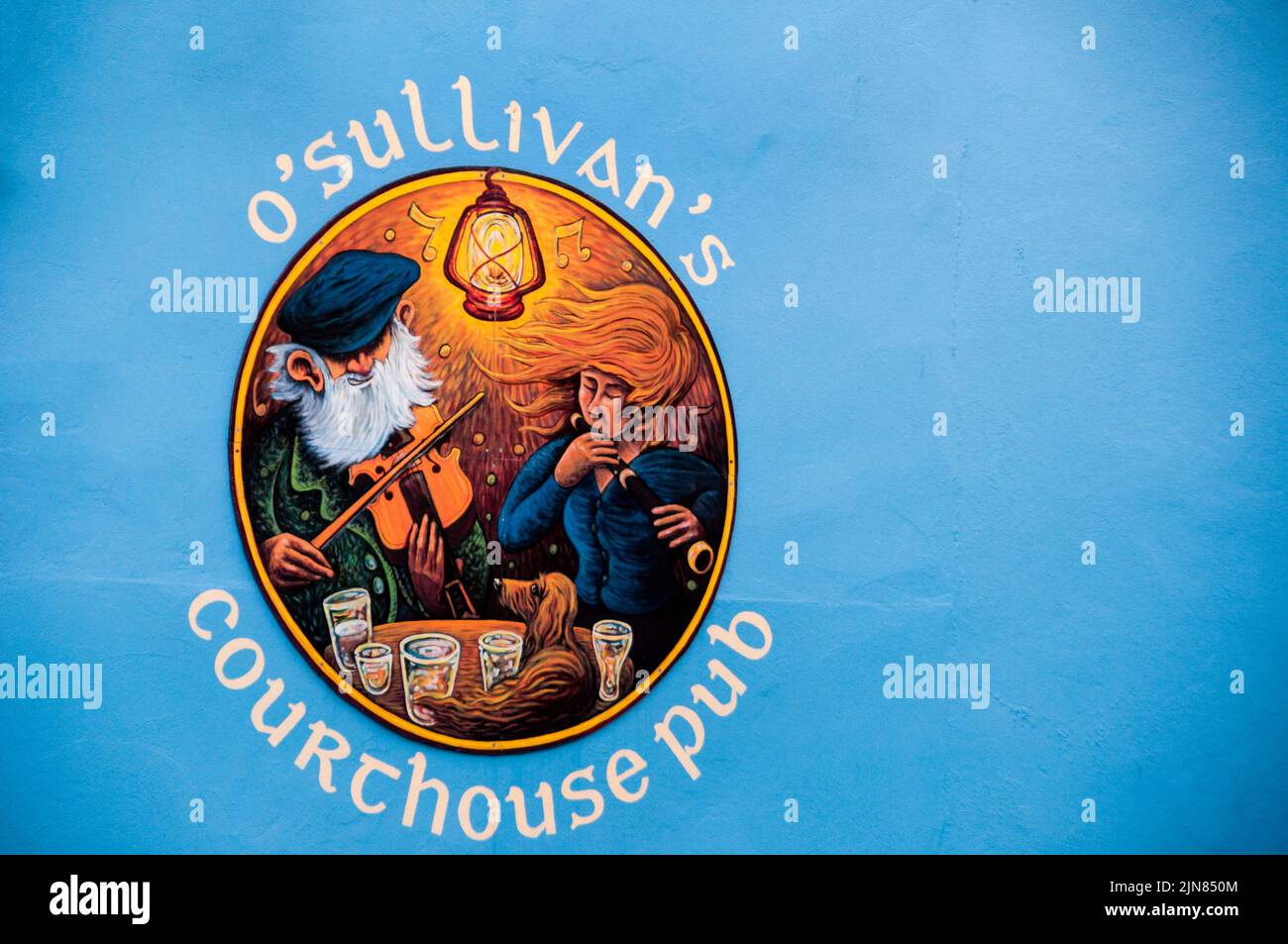 Courthouse Pub in Dingle, Ireland Stock Photo - Alamy