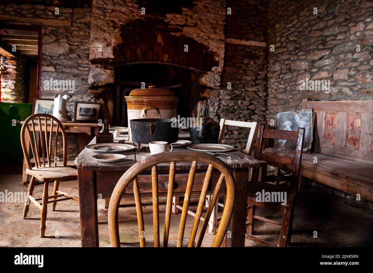 Irish stone famine cottage museum on the Dingle Peninsula in Ireland ...