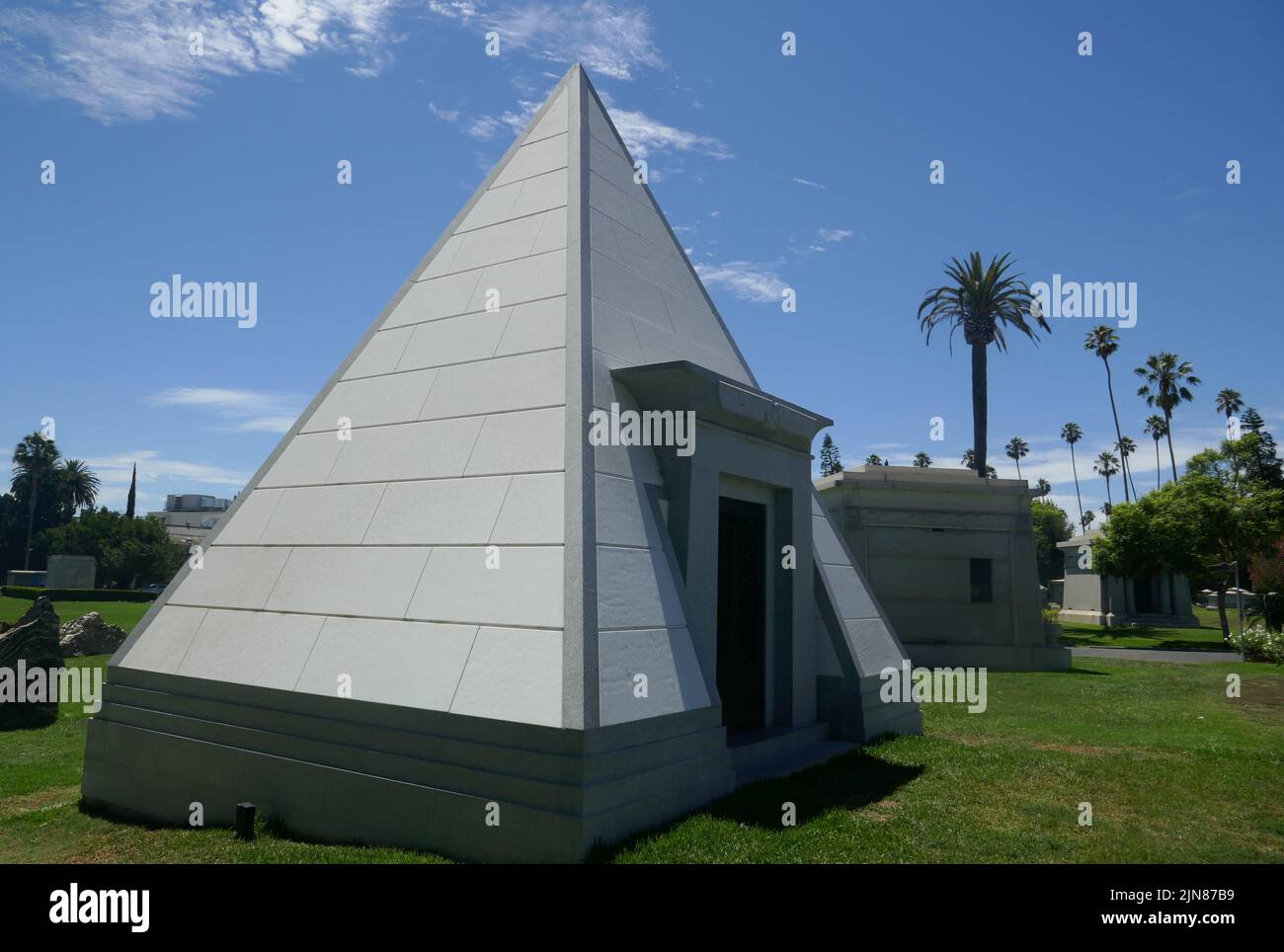 Los Angeles, California, USA 5th August 2022 Pyramid Mausoleum at ...