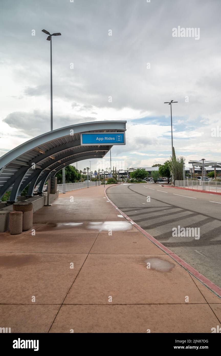 Shanghai bus stop hi-res stock photography and images - Alamy