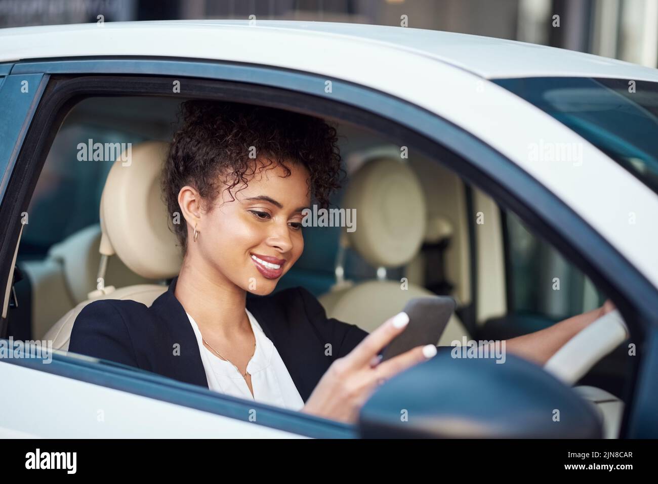 Driving car phone friends hi-res stock photography and images - Alamy