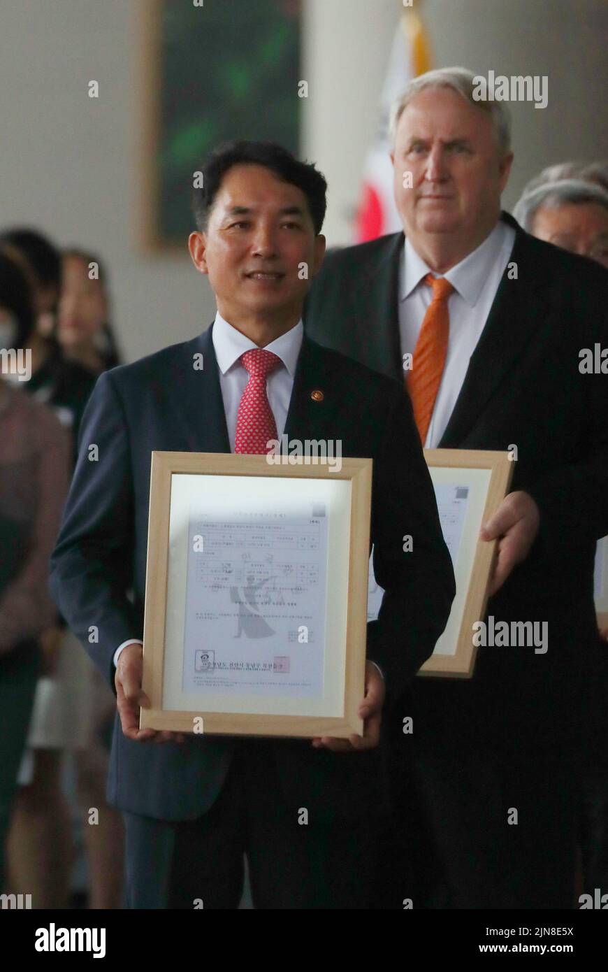 Creation of family relation certificates for independence fighters ...