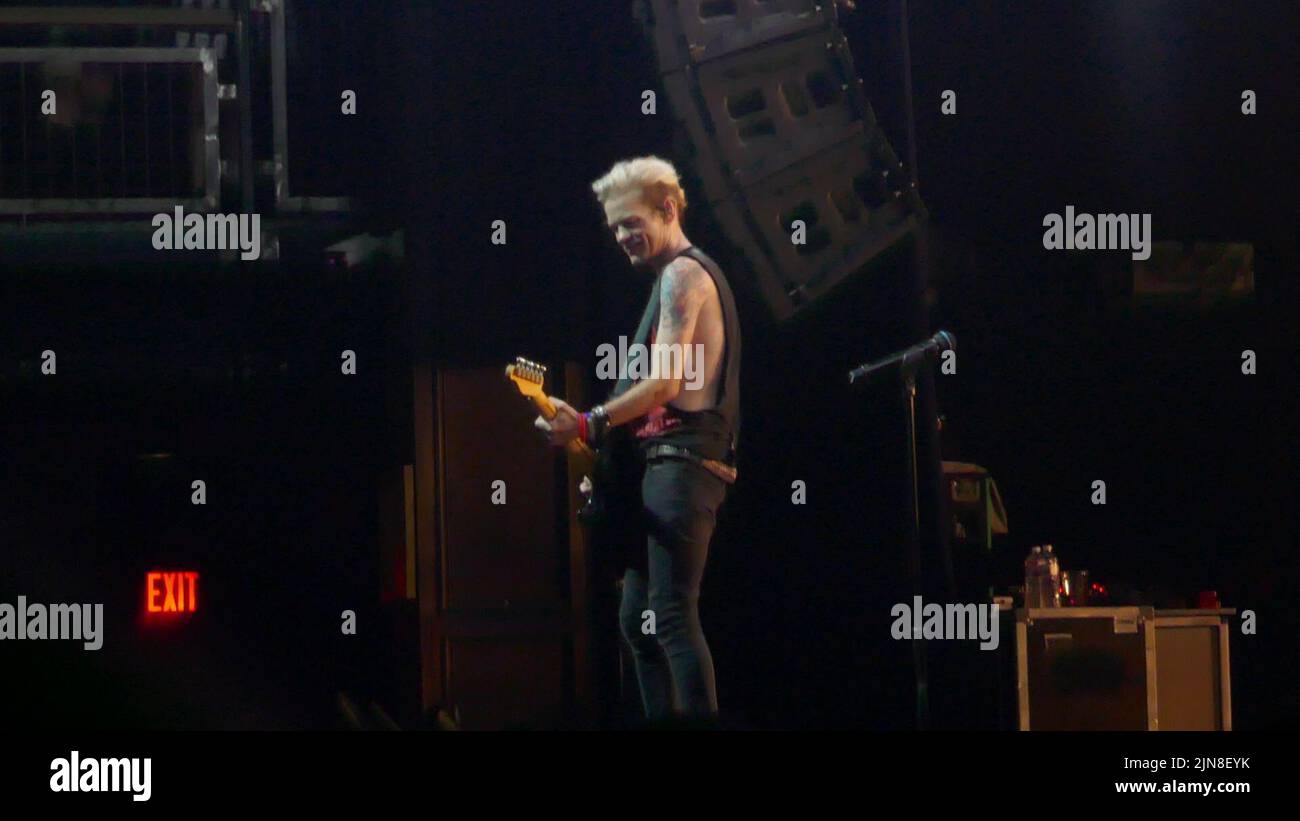 Sum 41 musician hi-res stock photography and images - Alamy