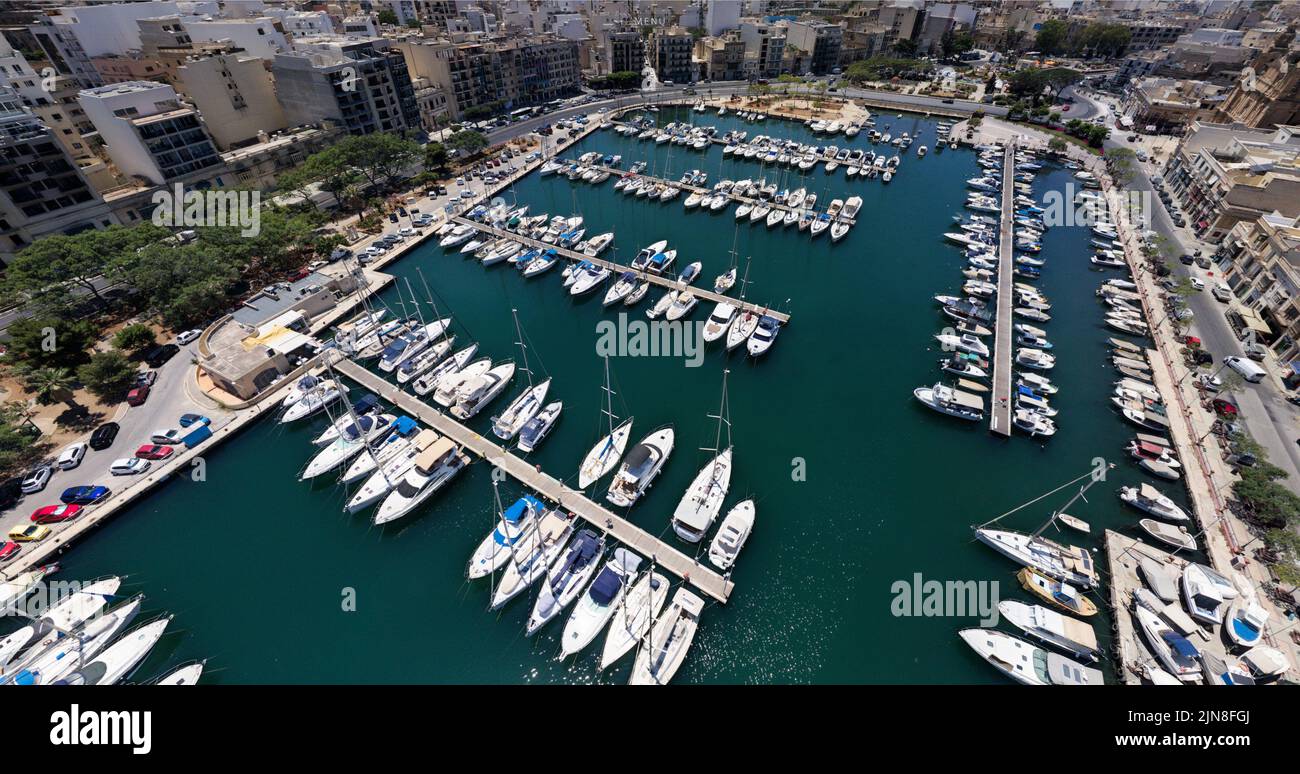 Luxury yacht aerial shot hi-res stock photography and images - Alamy