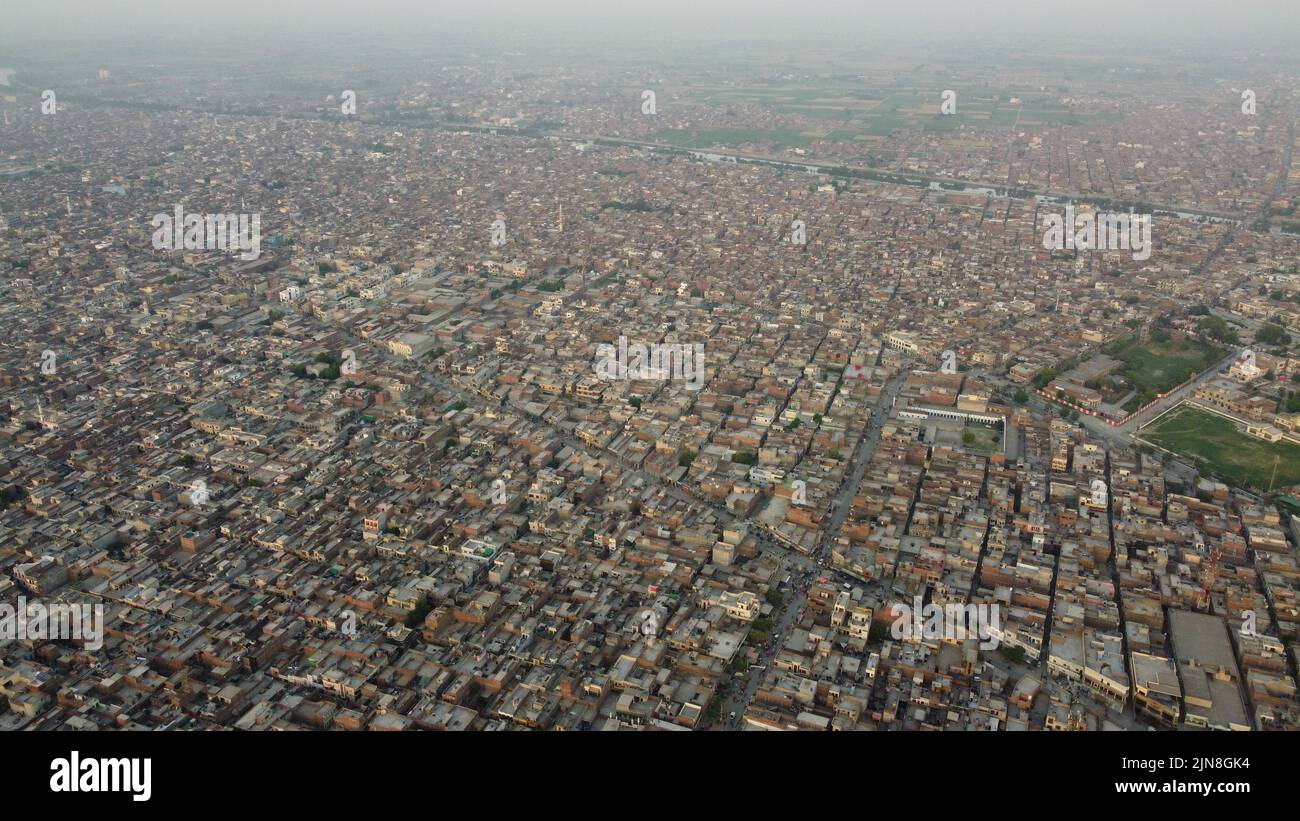Getting in a car street residential hi-res stock photography and images - Alamy