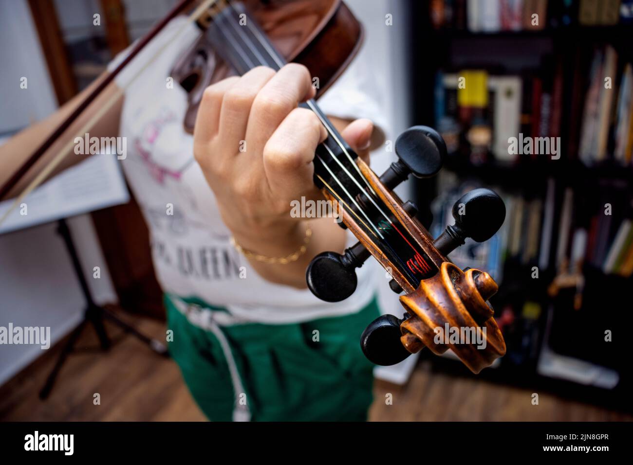 Bow playing violin closeup hi-res stock photography and images - Alamy