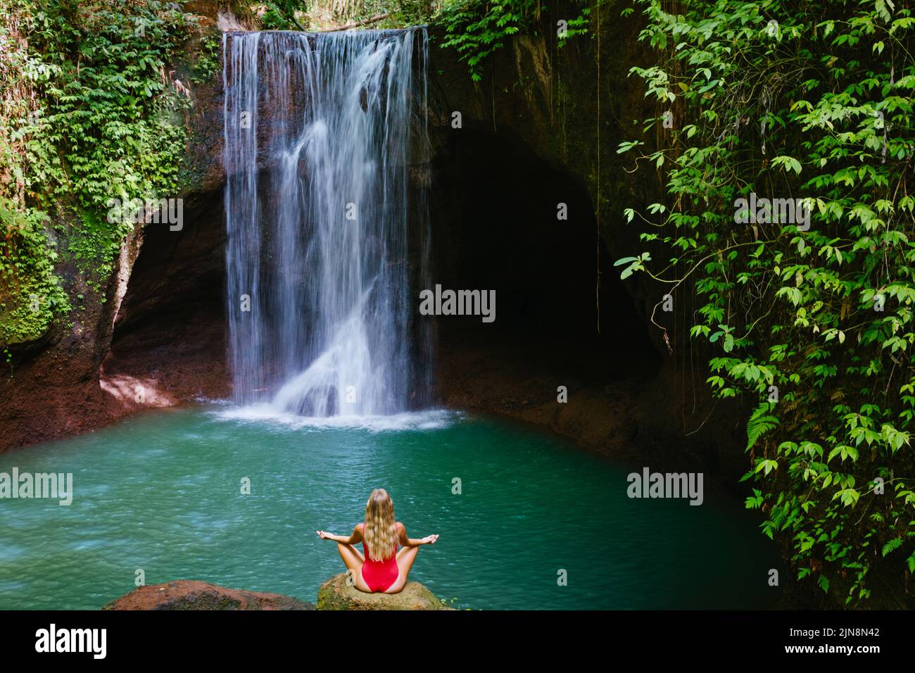 Underwater yoga hi-res stock photography and images - Alamy