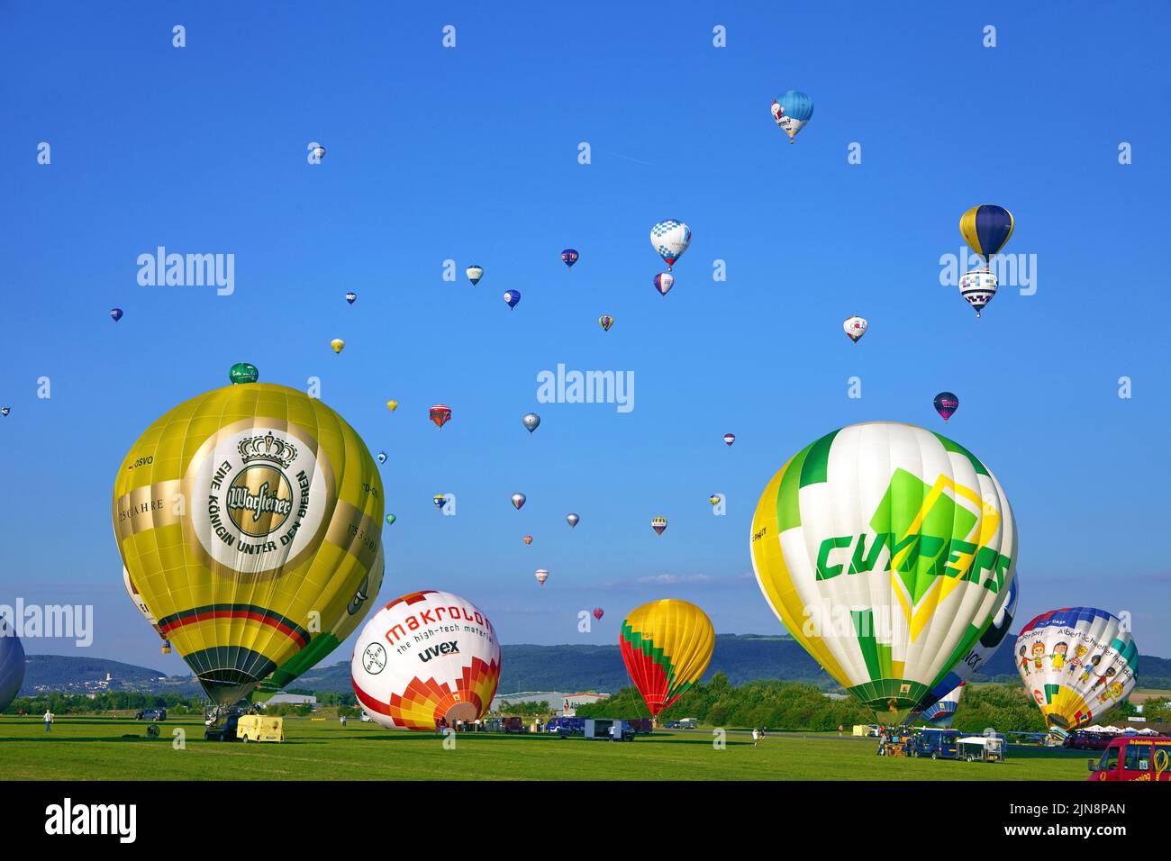 Preparation and start of Hot-air balloons, Mosel-Ballon-Fiesta at the ...