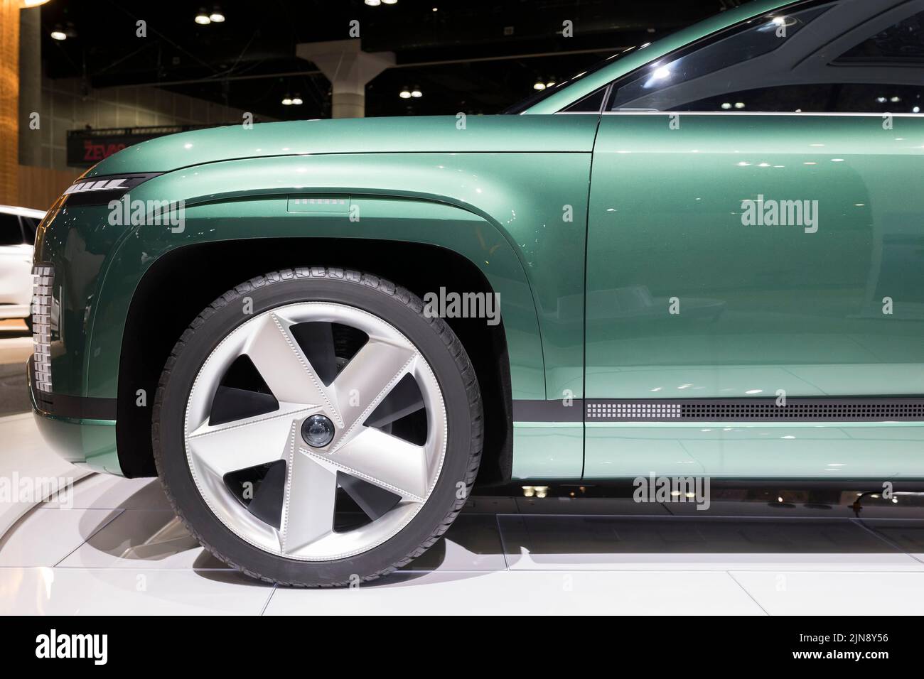 Luxury electric suv hi-res stock photography and images - Alamy