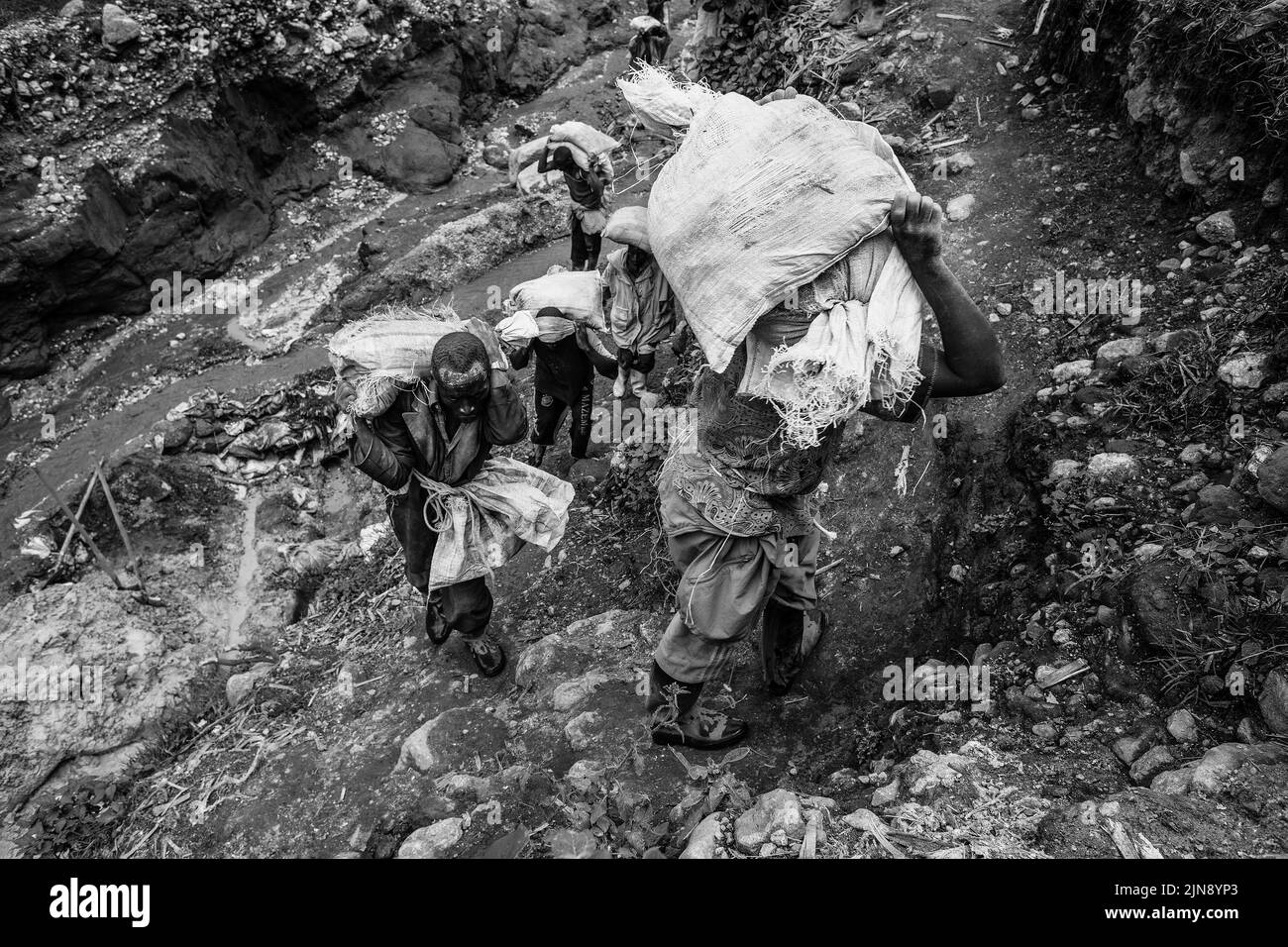 Congo mining, Miners at work in Democratic Republic of Congo, Mining in ...