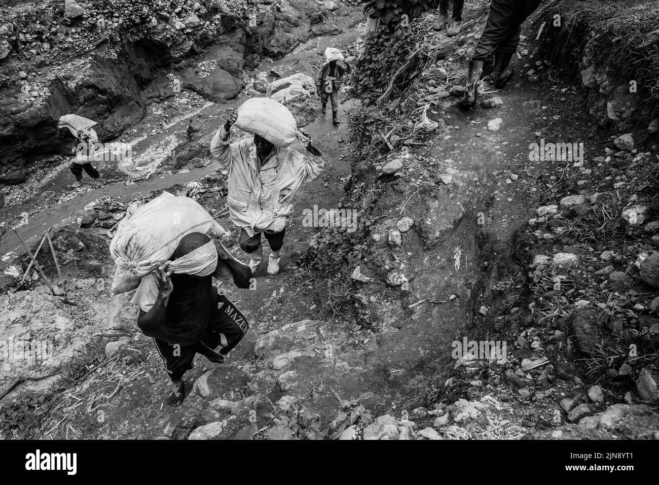 Congo mining, Miners at work in Democratic Republic of Congo, Mining in ...