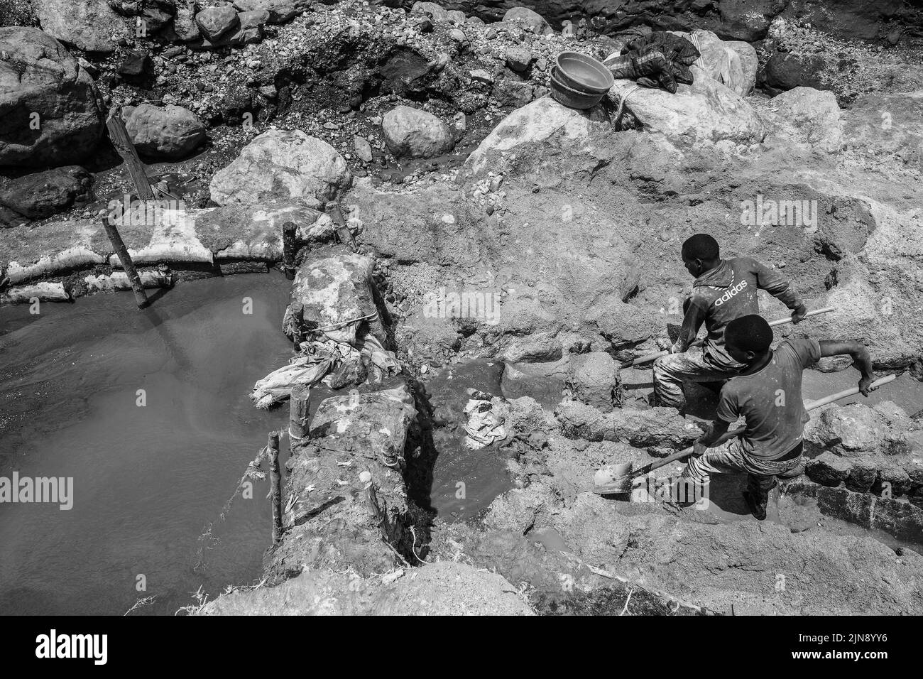 Congo mining, Miners at work in Democratic Republic of Congo, Mining in ...