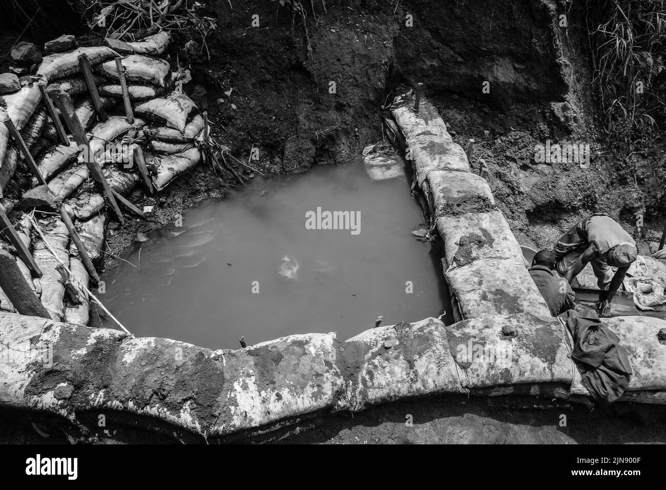 Congo mining, Miners at work in Democratic Republic of Congo, Mining in ...