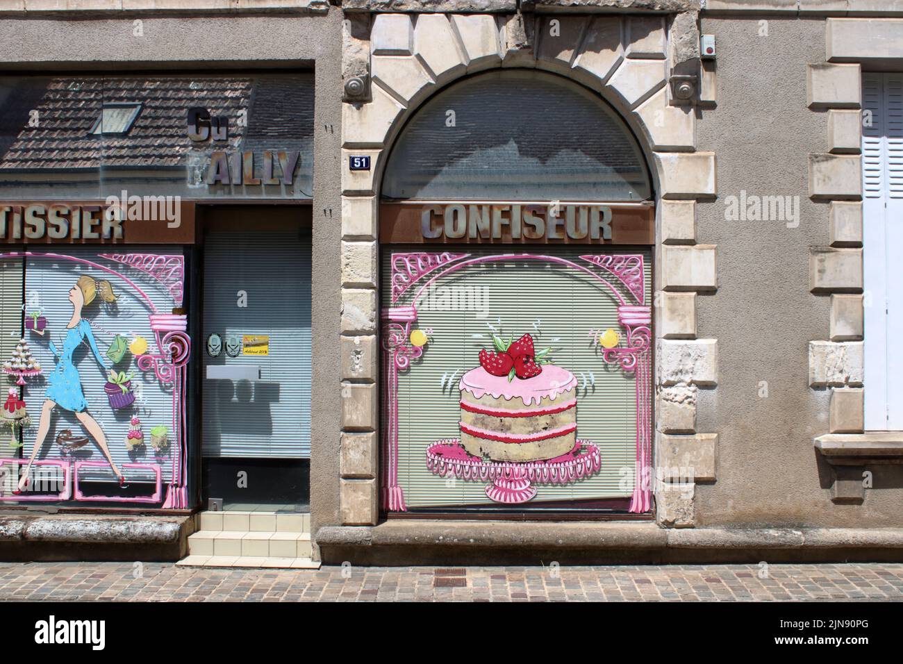 Bakery window france hi-res stock photography and images - Alamy