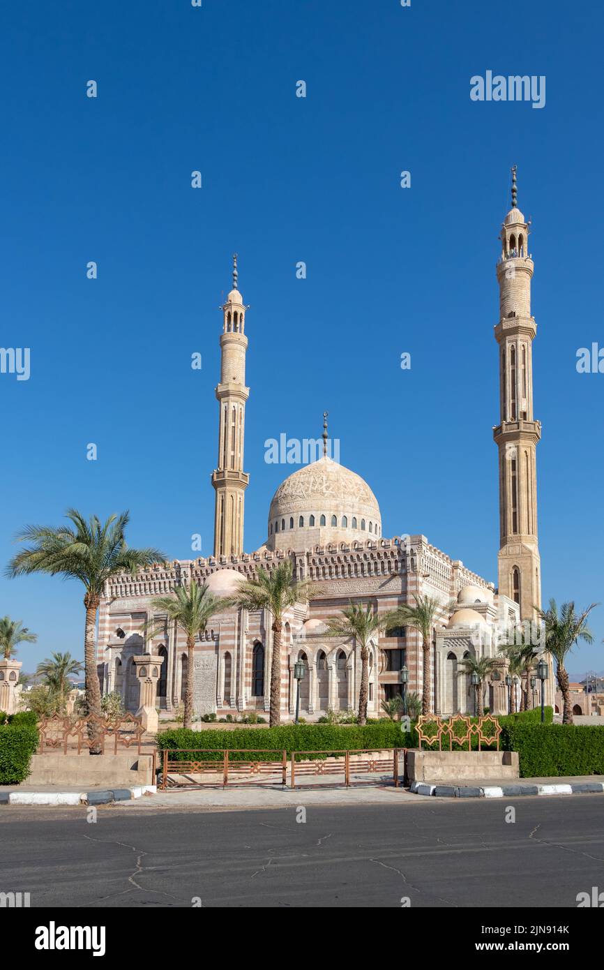 The Great Mosque of Mustafa is an Ottoman mosque with twin minarets in ...