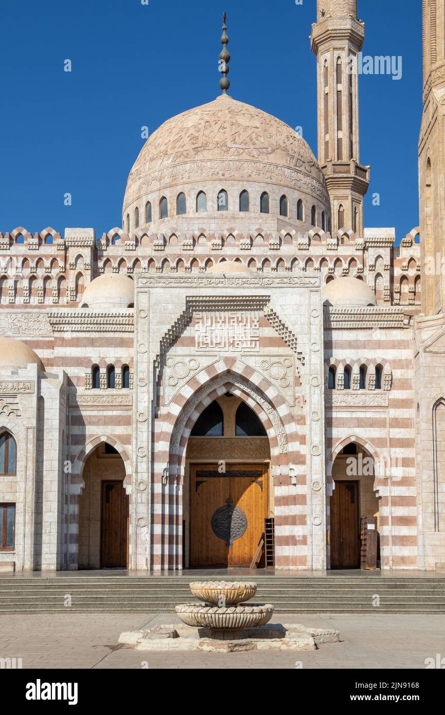 The Great Mosque of Mustafa is an Ottoman mosque with twin minarets in ...