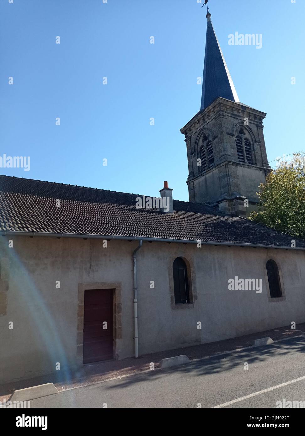 Eglise Saint Front , XII e siècle, au Vieux Bourg à Commentry, L'Allier ...