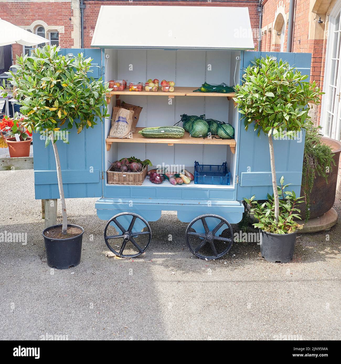Vegetable cart uk hi-res stock photography and images - Alamy