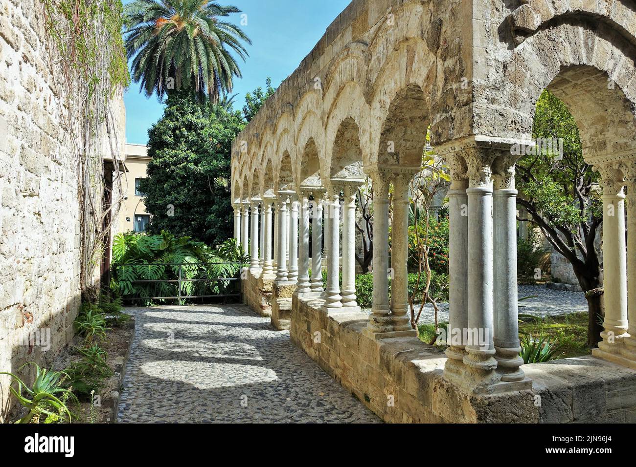 Old building, Palermo, Sicily, Italy, Europe Stock Photo - Alamy