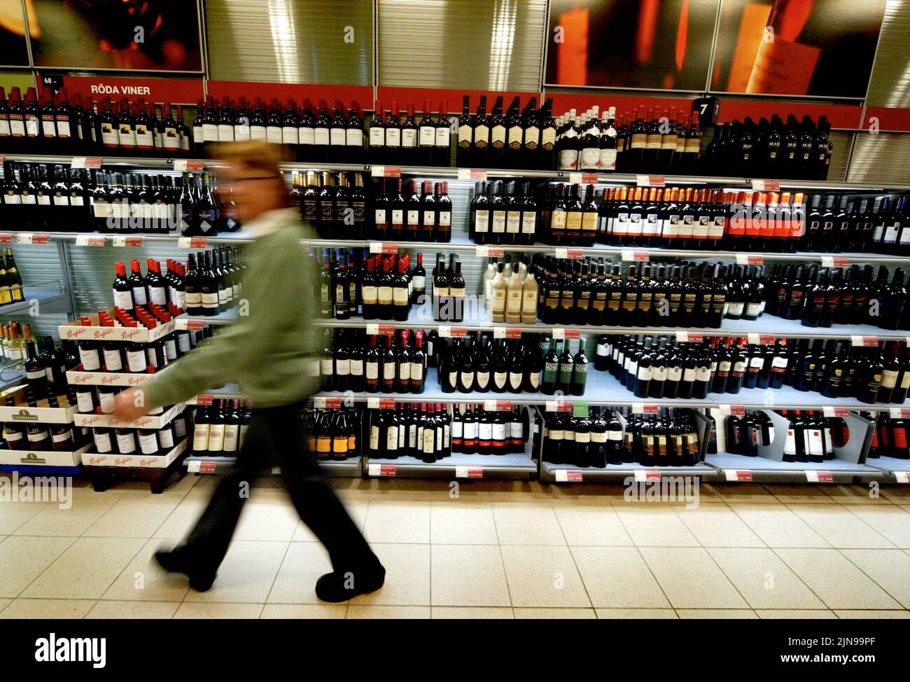 Personnel at Systembolaget liquor store, Linköping, Sweden Stock Photo ...